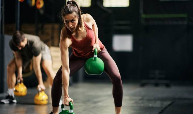 EJERCICIOS | El ‘gorilla row’, el ejercicio para tener unos abdominales ...