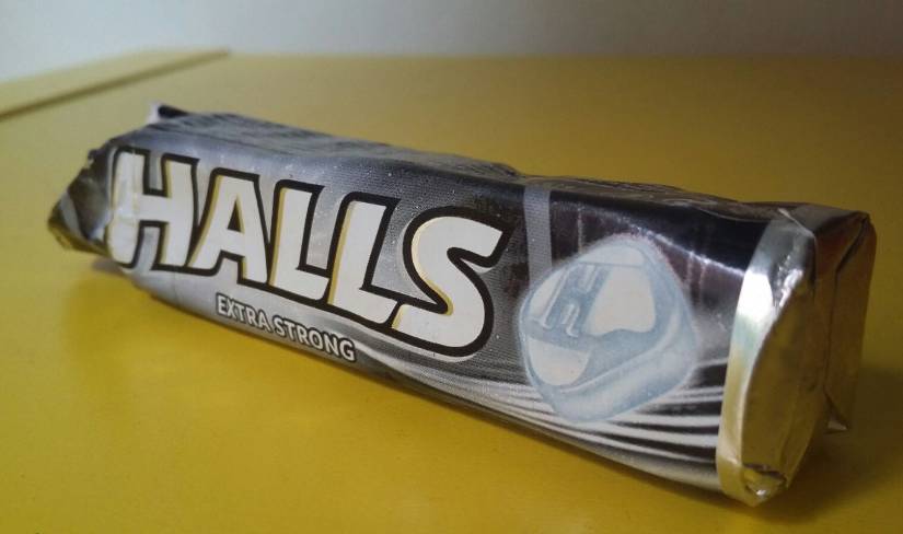 Probé el sexo oral con Halls negros y creo que esta moda debería extenderse