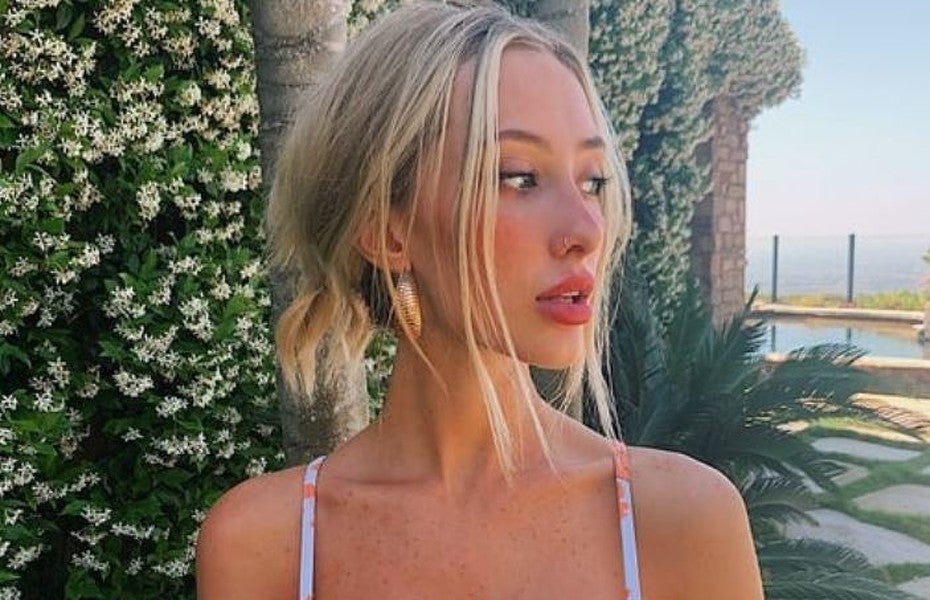 Esta Modelo Envía Nudes Para Ayudar A Apagar Los Incendios De Australia