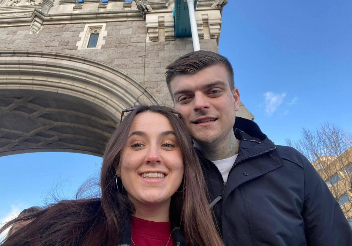 ASESINATO HISTORIA | La joven que viajó a ver al chico que conoció por ...