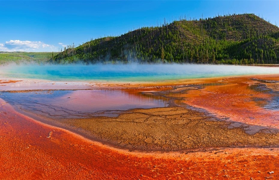 Lagos De Colores Que Te Harán Creer Que Estás En Un Mundo Mágico